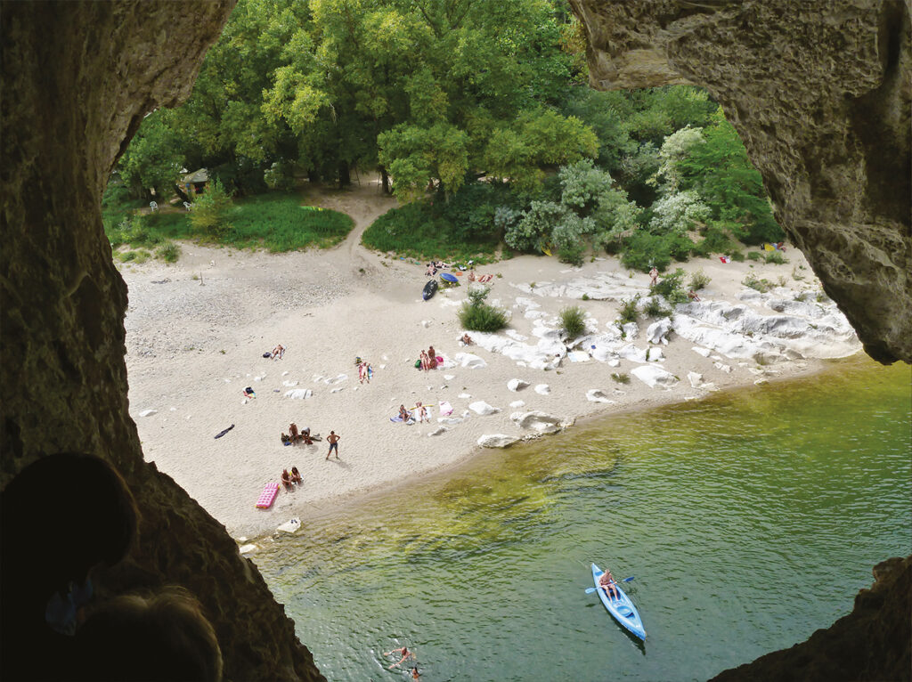 La plage des Templiers, paradis ardéchois | Naturisme Magazine